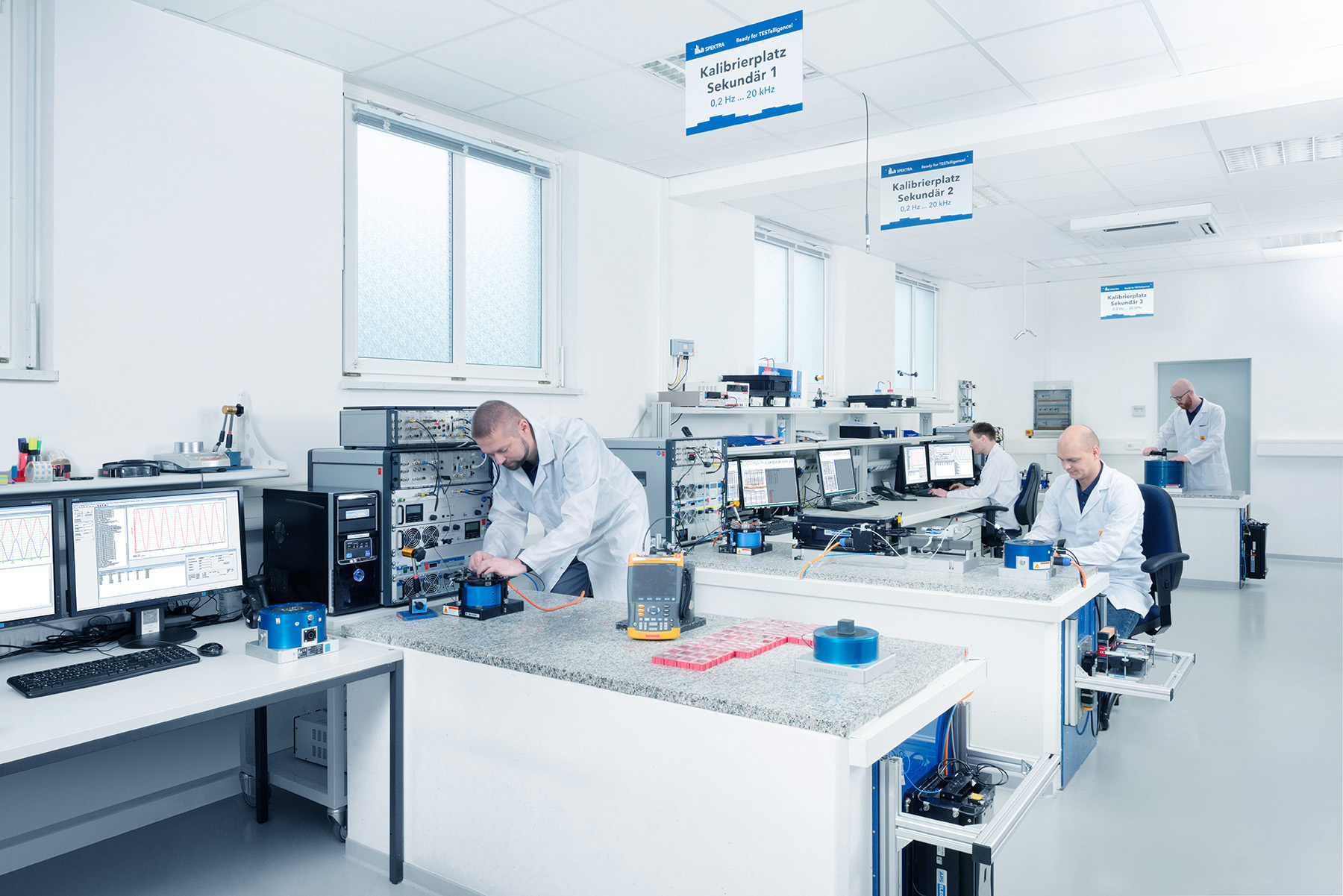 Accelerometer - SPEKTRA LABS